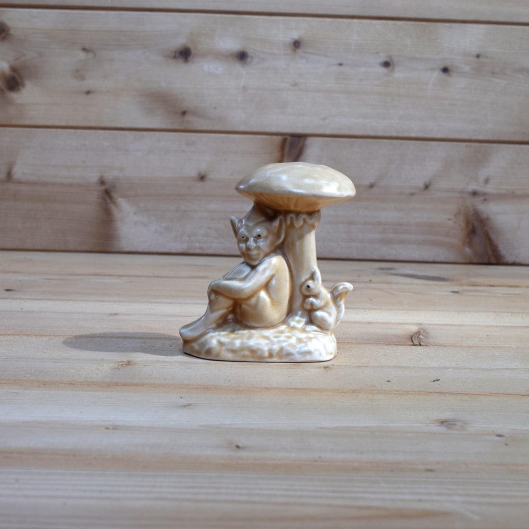 Sylvac Lucky Pixie 1420, Pixie With Squirrel Under a Toadstool - Etsy