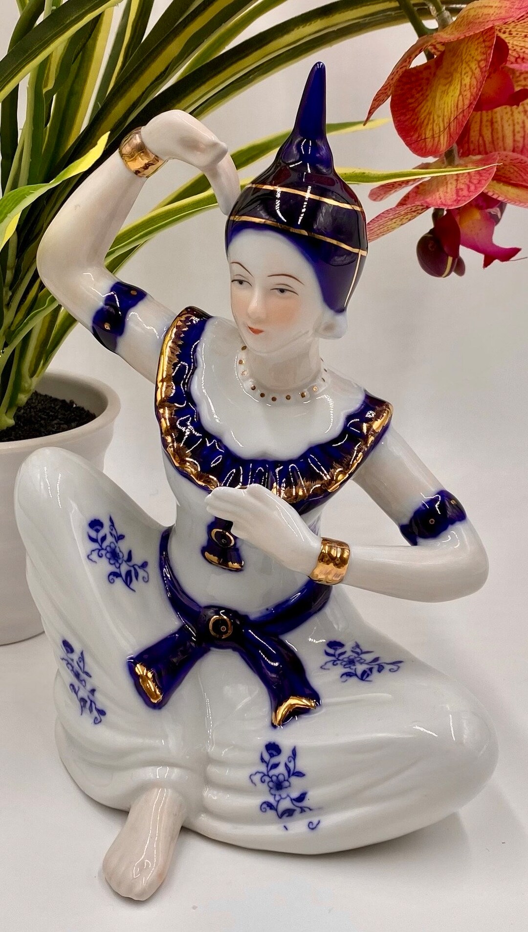 Pretty Vintage Ceramic Porcelain Thai Temple Dancer | Blue and White ...