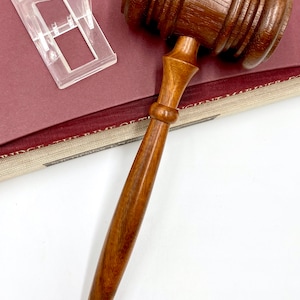 Vintage Wooden Gavel With Clear Acrylic Stand Auctioneer Gavel Judge ...