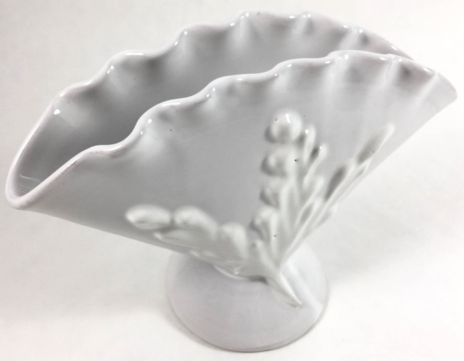 Vintage Italian Terra Cotta Pottery Fan Shaped White Floral | Flower ...