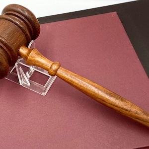 Vintage Wooden Gavel With Clear Acrylic Stand Auctioneer Gavel Judge ...