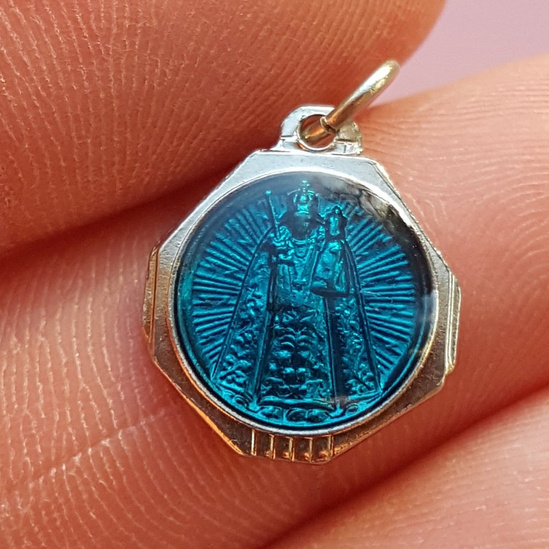 Abbey Medal Pendant - Etsy
