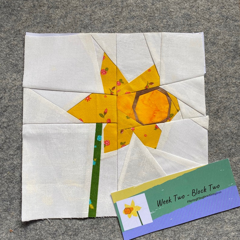 Daffodil, 9 Inch Foundation Pieced Quilt Block - Etsy