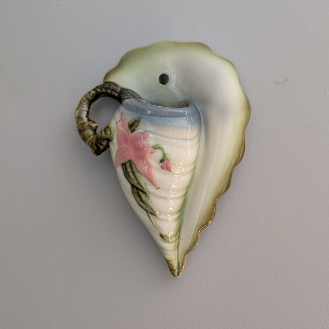 Vintage Signed Hull Pottery Conch Shell Woodland Pattern Wall Pocket ...