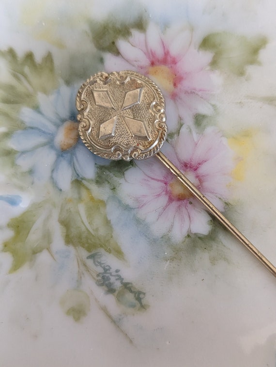 Pointed Cross Design