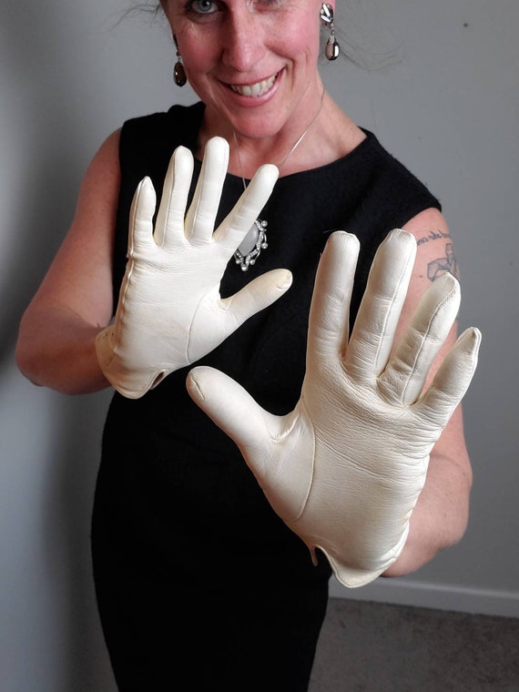Ladies white leather gloves store