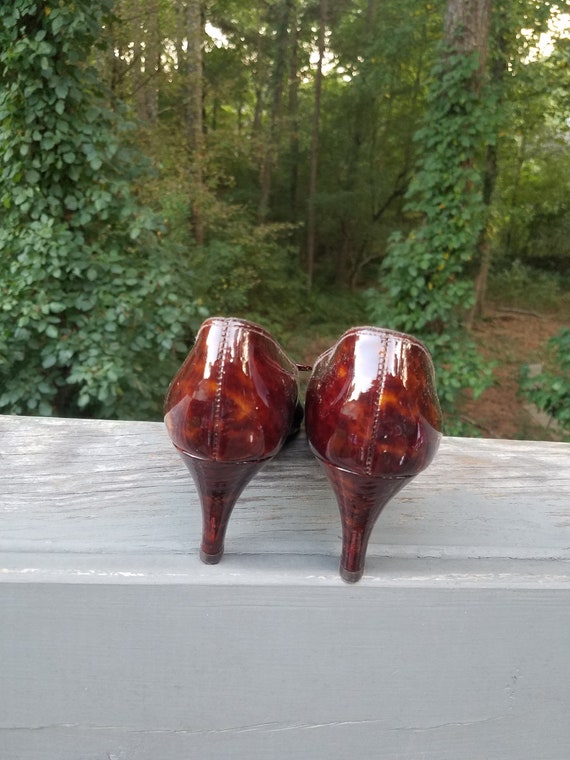 1960s pumps tortoise shell patent leather vintage 60s… - Gem