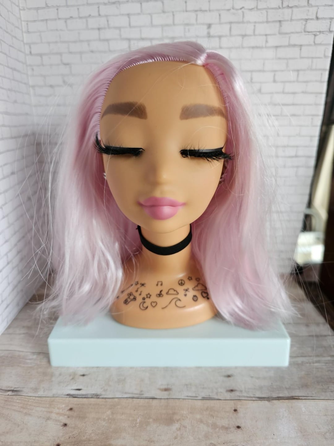 Whos That Girl Dollface Styling Head Pink Hair Makeup Practice Stand