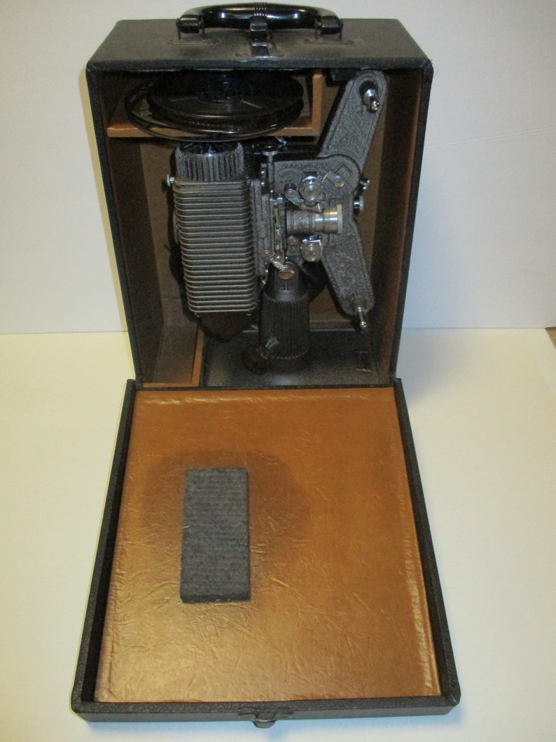 Revere 8 Vintage 8mm Film Projector Classic P-1002 Free Shipping - Etsy