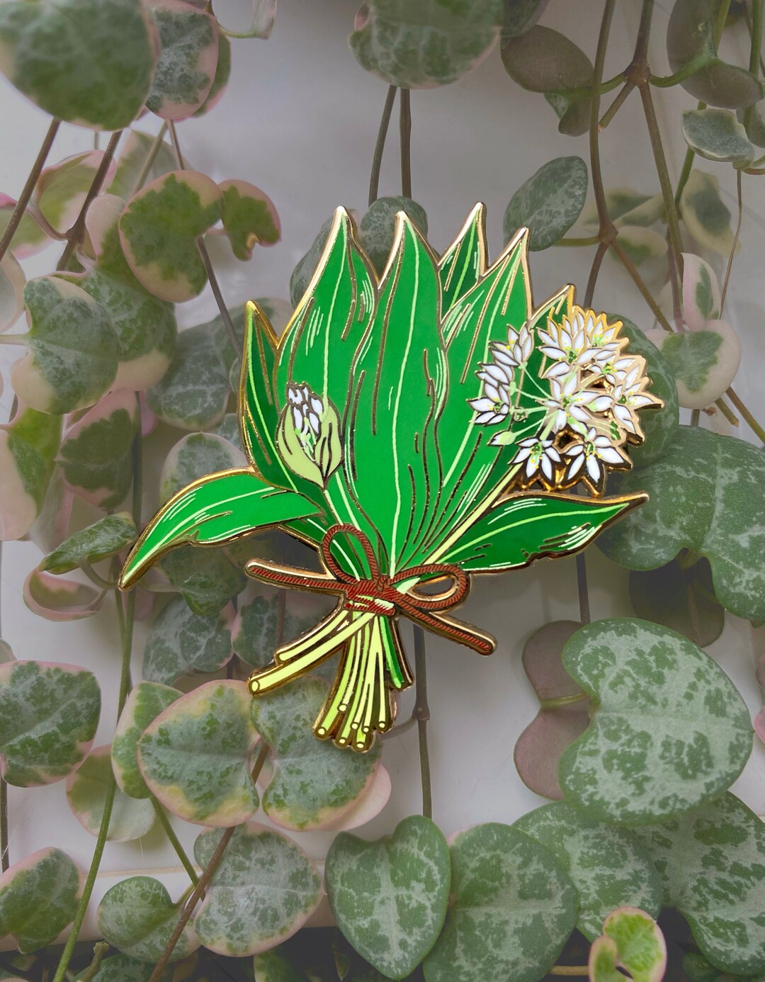 Wild Garlic Ramson Buckram Bears Garlic Gold Foraging Enamel Pin - Etsy