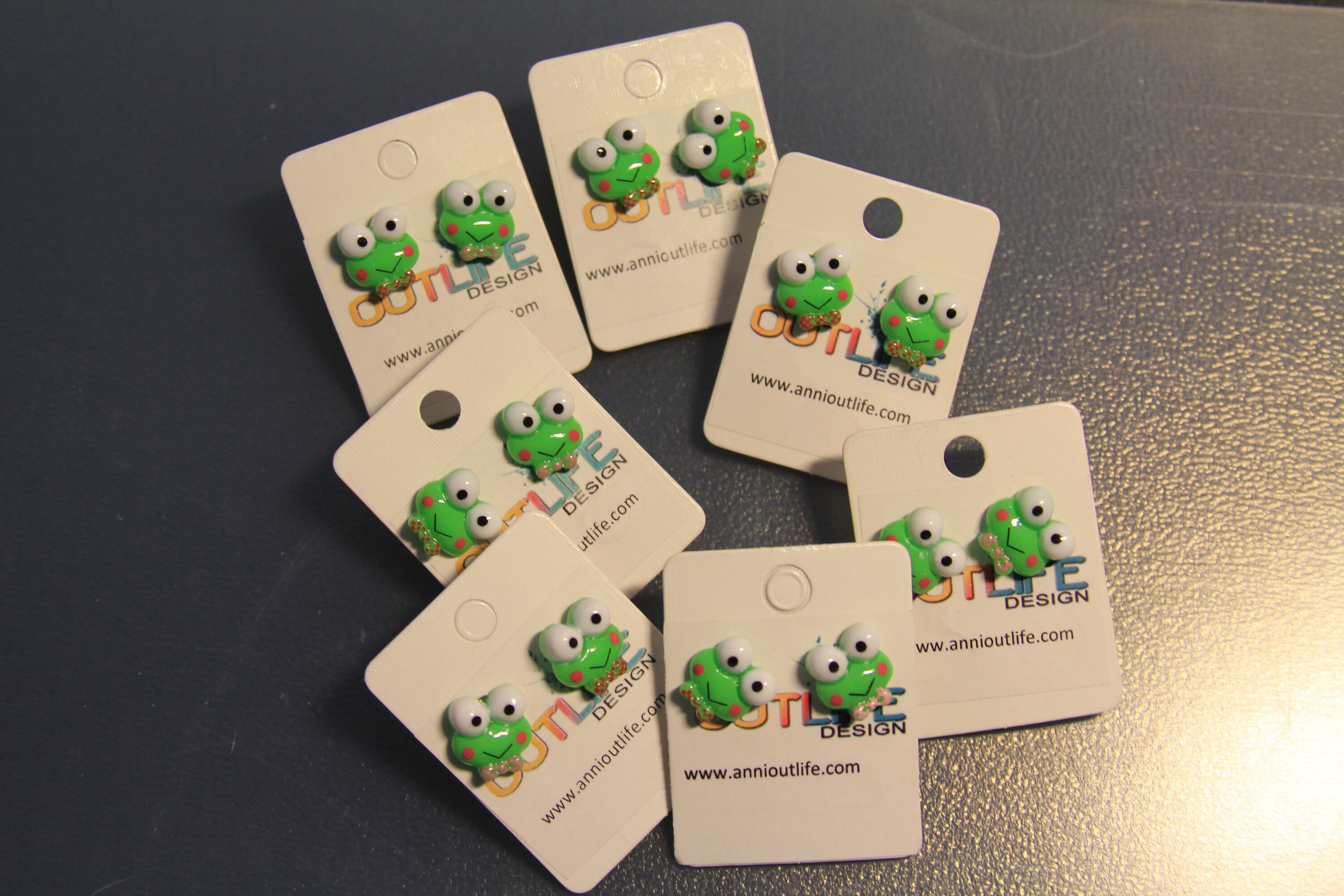 Lindo mini rana kawaii aretes. - Etsy España