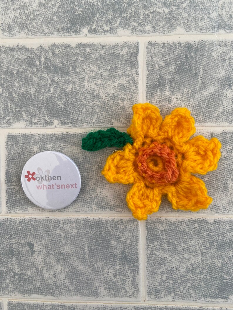 Daffodil Badge Brooch for St David's Day or Marie Curie - Etsy