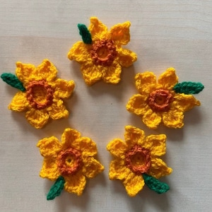 Daffodil Badge Brooch for St David's Day or Marie Curie Daffodil Appeal ...