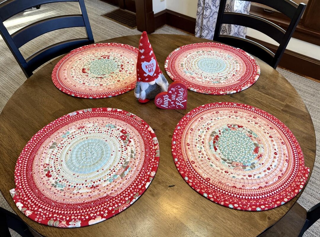 Round 18" Jelly Roll Placemats, Coffee Mat, Flower Mat Using Fabric ...