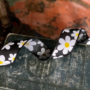 Daisy Flower Wired Ribbon 1.5" X 10 YARD ROLL, 3 Colors Available Black ...