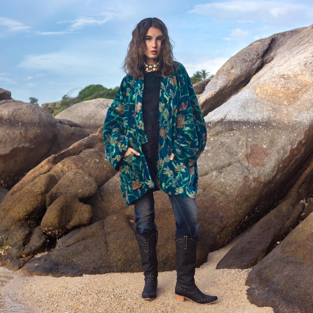 Mei Reversible Velvet Kimono - Lagoon Iris Teal - Plus Size Short ...