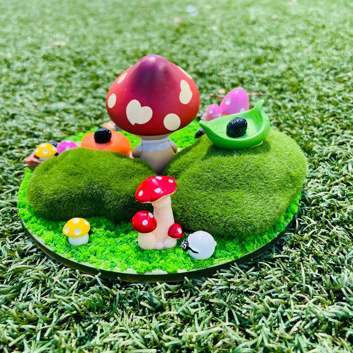 Handmade Mobile Phone Holder Stand With Ground Covering and Art Toy of ...