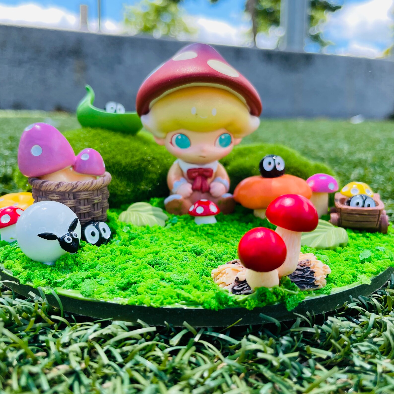 Handmade Mobile Phone Holder Stand With Ground Covering and Art Toy of ...