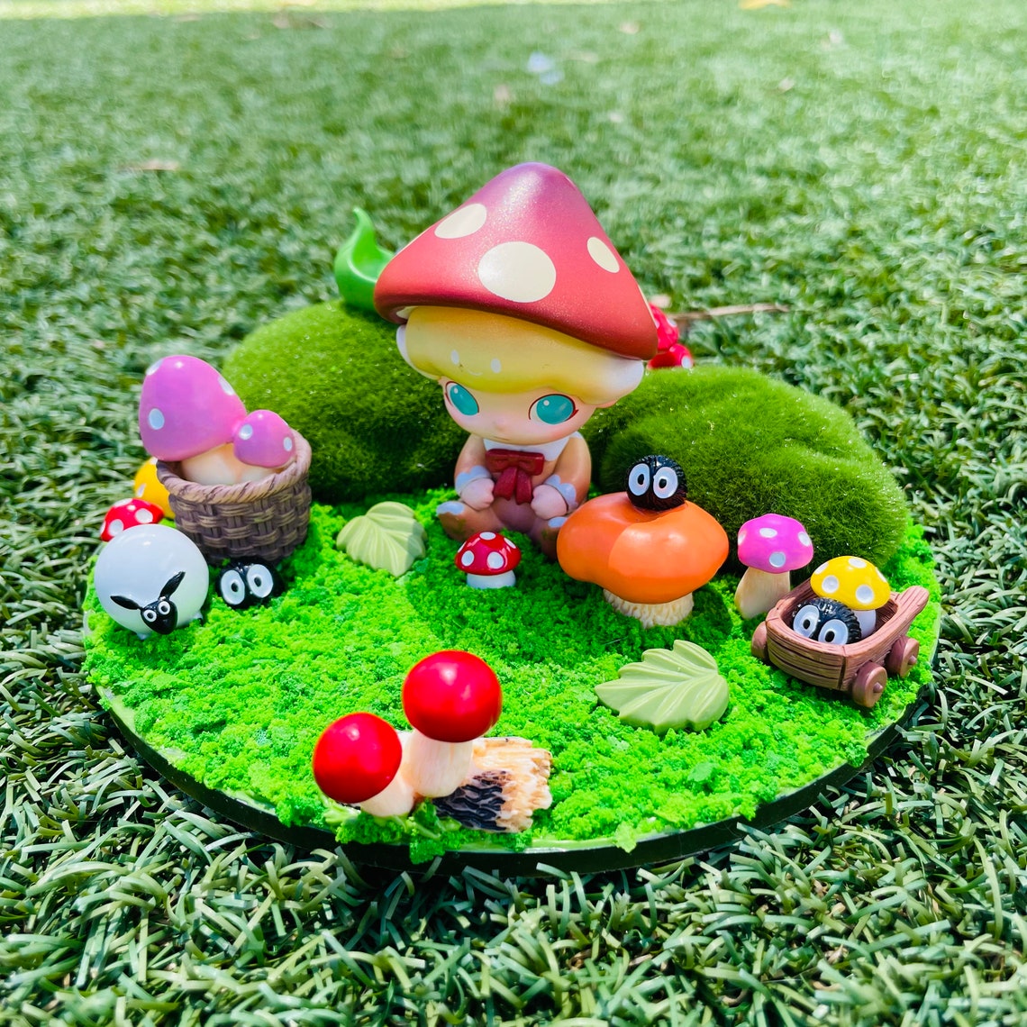 Handmade Mobile Phone Holder Stand With Ground Covering and Art Toy of ...