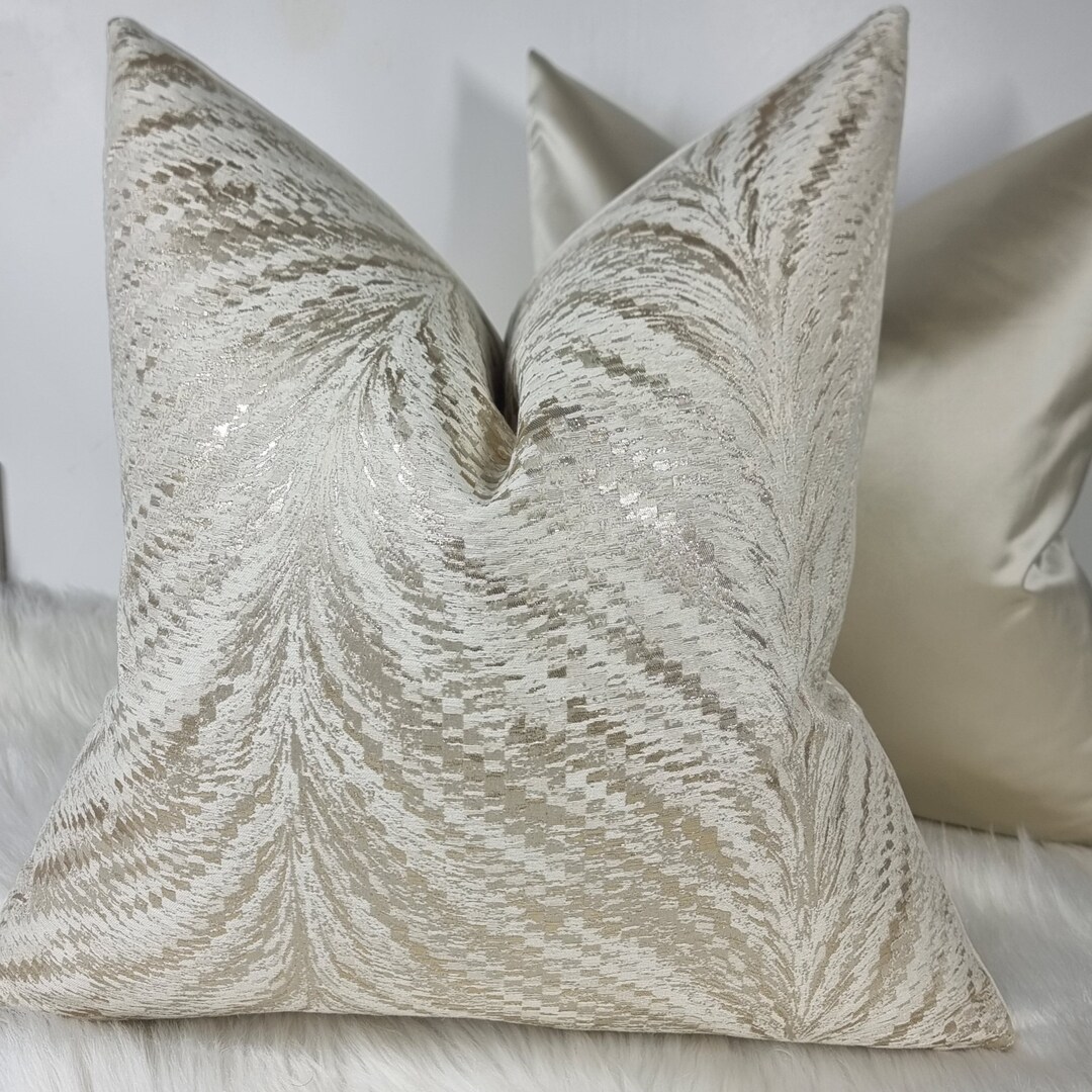 Luxury Cream & Gold Metallic Luxor Cushion Cover New Home Sofa and Bed ...