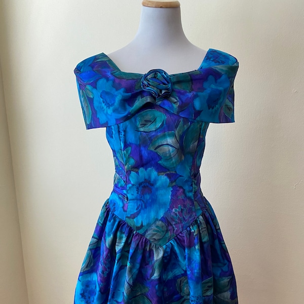 Portrait Neckline - Etsy