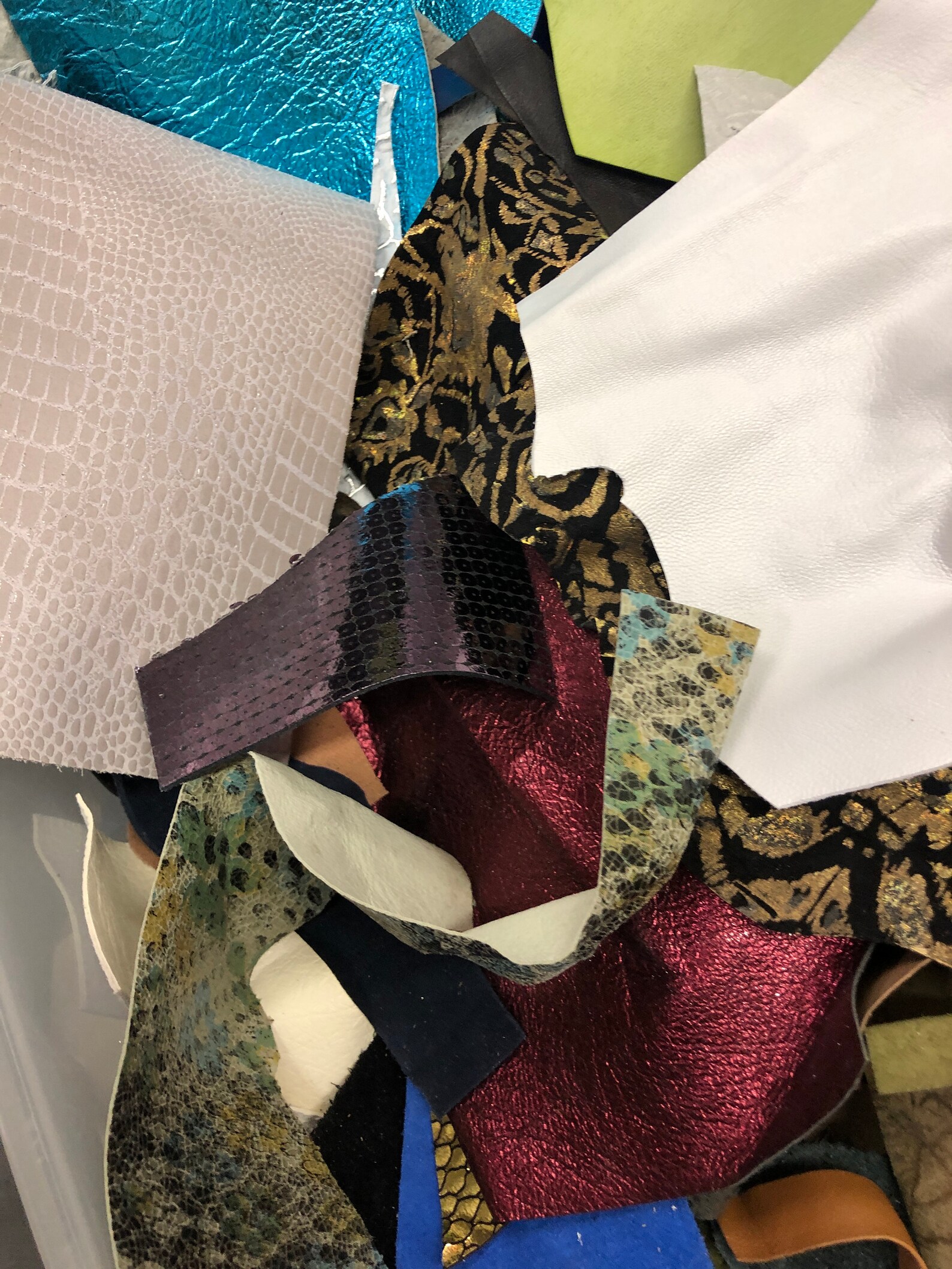 LEATHER SCRAP, LEATHER Scraps/cut Offs/ Leather Remnants/printed ...