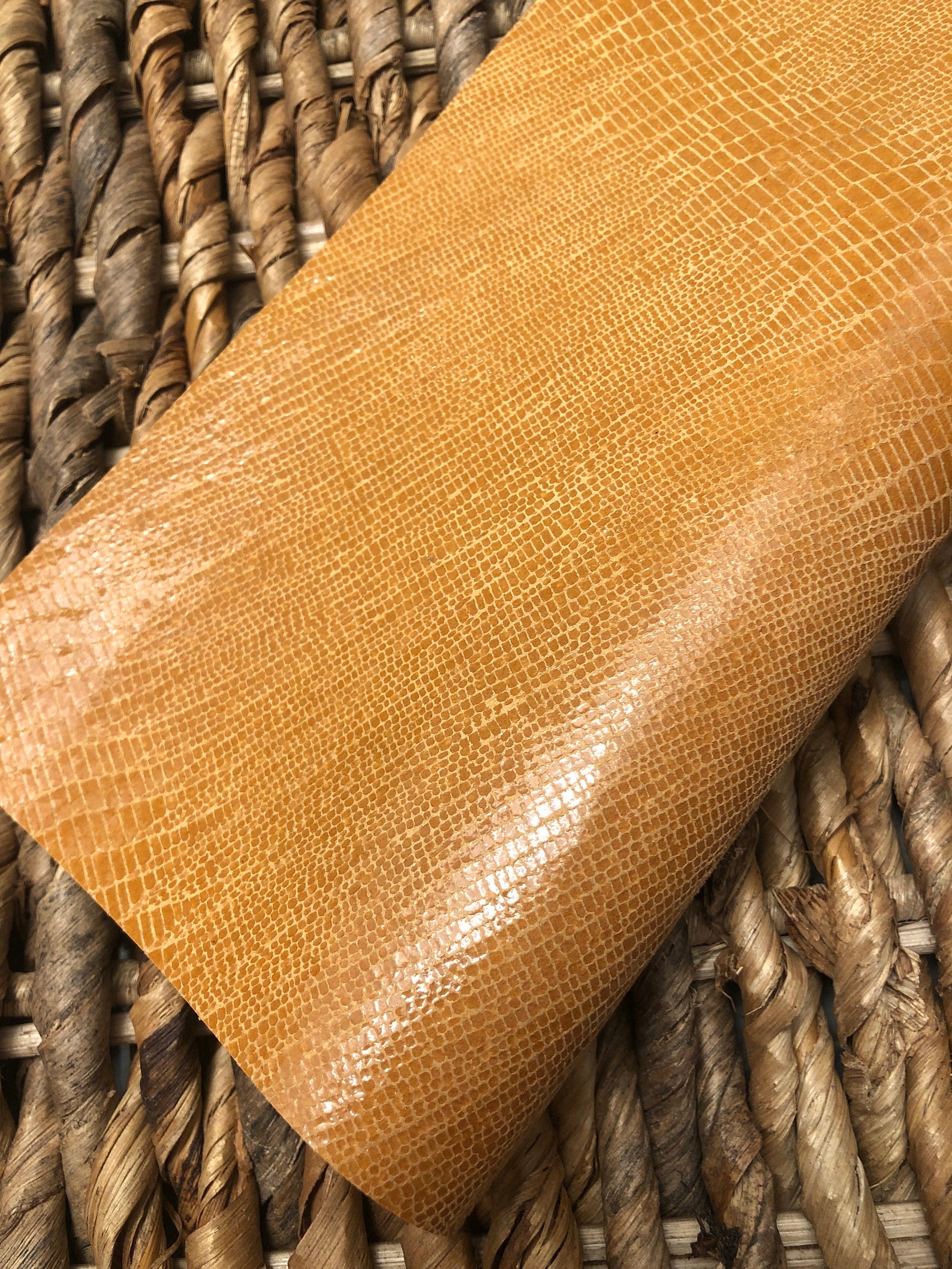 LEATHER Honey LIZARD 8x8 Shiny Scale Lizard Print Thickness | Etsy