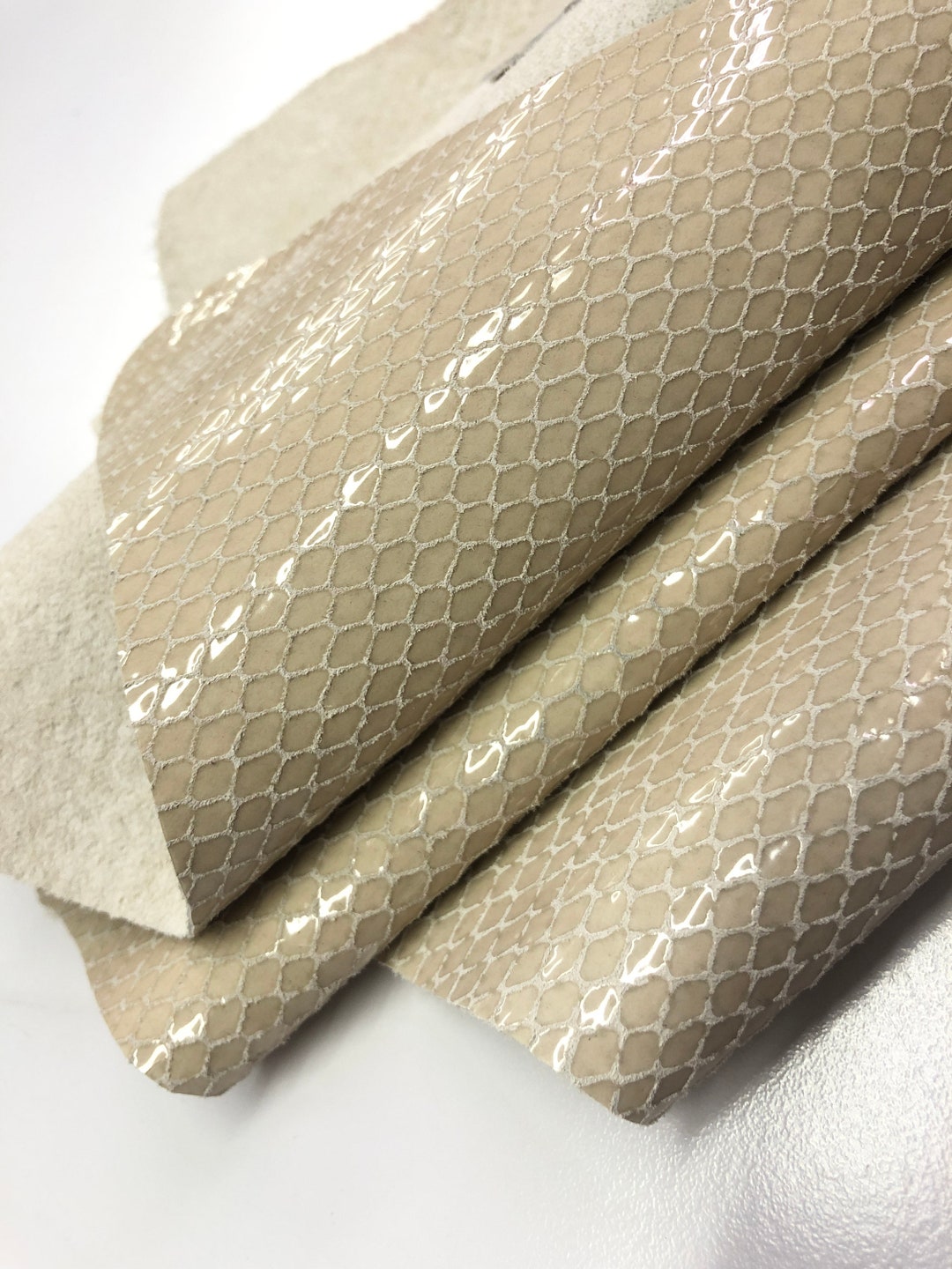 LEATHER SKINS Beige Shiny Scale Snakeskin/cream Color Snake Print Real ...