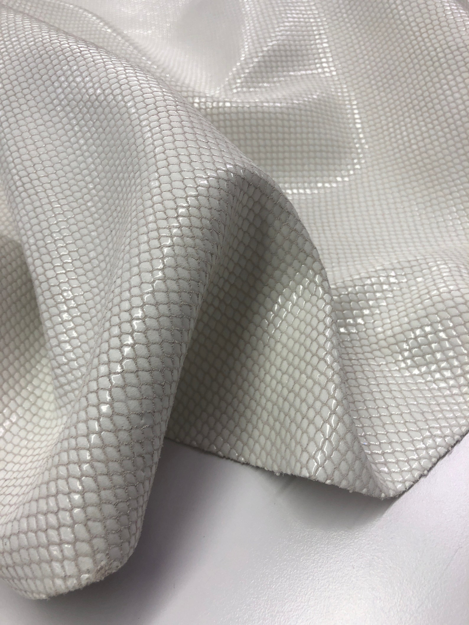 LEATHER WHITE Snake Scale/leather Bright Shiny Patent Look Hide/choose ...