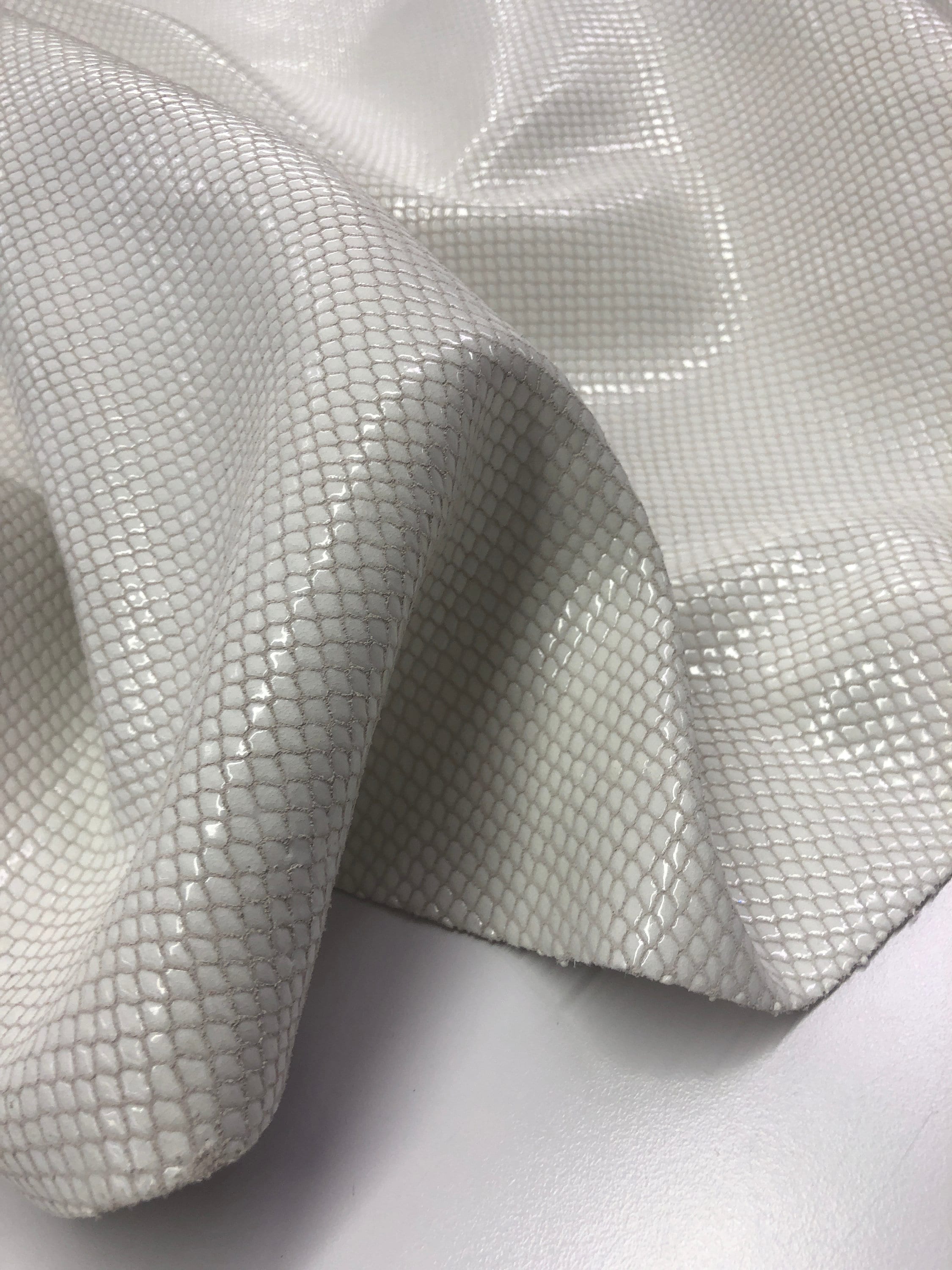 WHITE Snake 8x10 LEATHER Scale/Leather Bright | Etsy