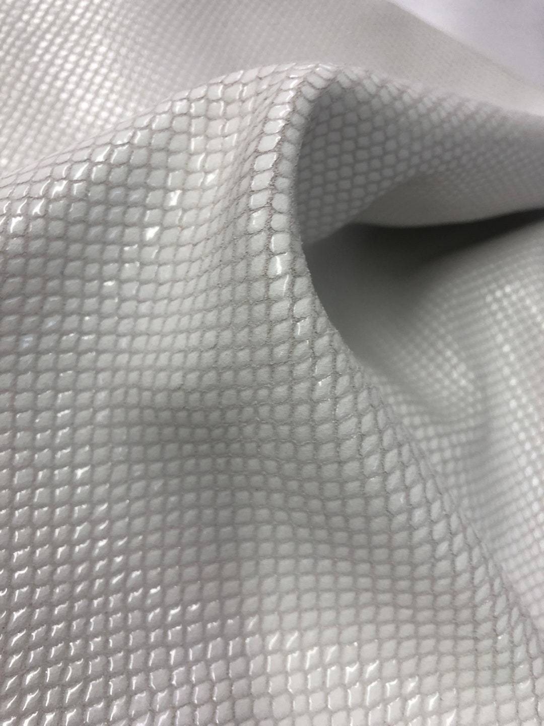 WHITE Snake LEATHER Scale/leather Bright Shiny Patent Look Hide/choose ...