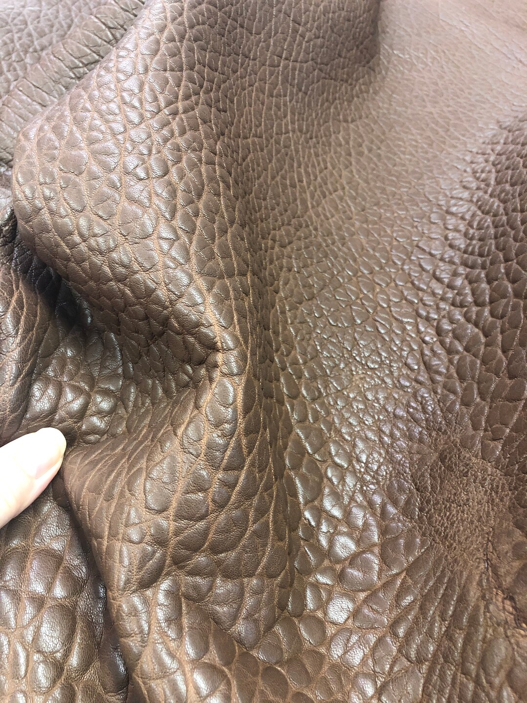 LEATHER TEXTURED Goatskin Hide, Thickness 1.2 Mm, Skin Size Average 6 ...