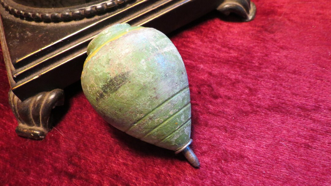 Vintage Wooden Spinning Top Circa 1930s Green Yellow - Etsy