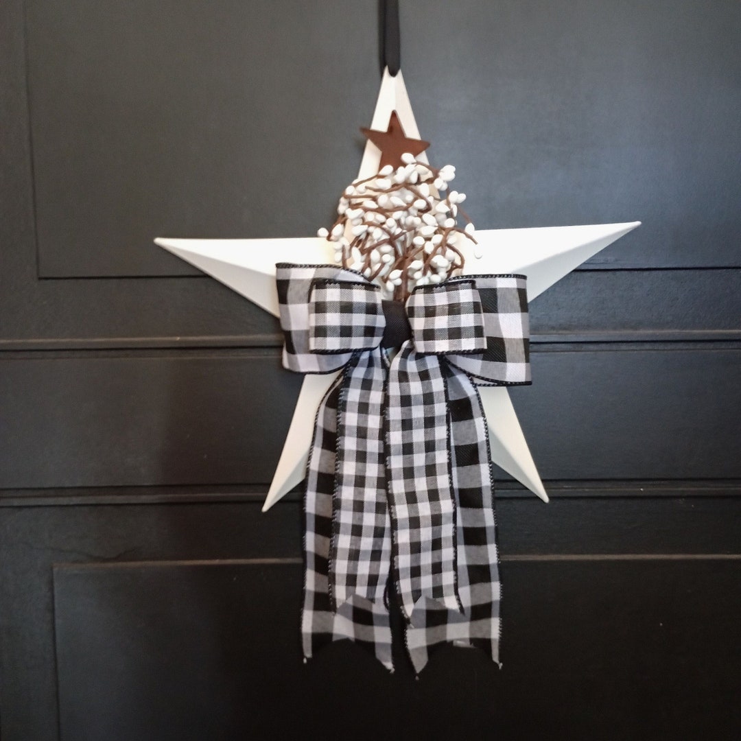 Farmhouse White Barn Star: Buffalo Check Bow, Pip Berries, Rusty Star ...