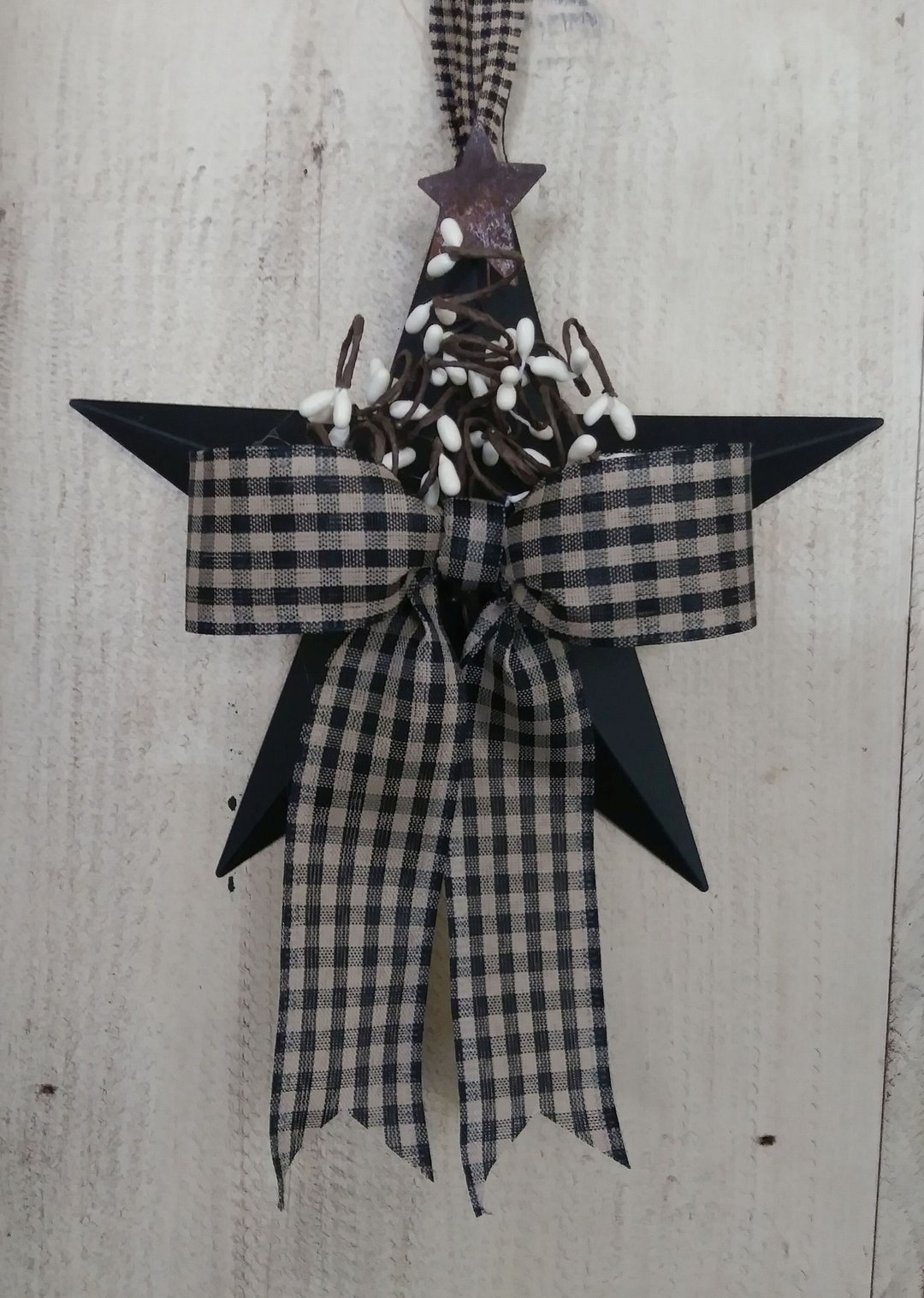 Farmhouse 8" Metal Barn Star, Country Ivory Pip Berries With Rusty Star ...
