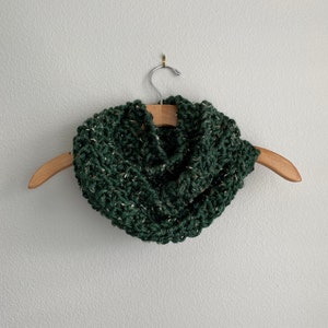 Handmade Hand Knit Chunky Infinity Scarf Dark Green Tweed Speckled Loop ...