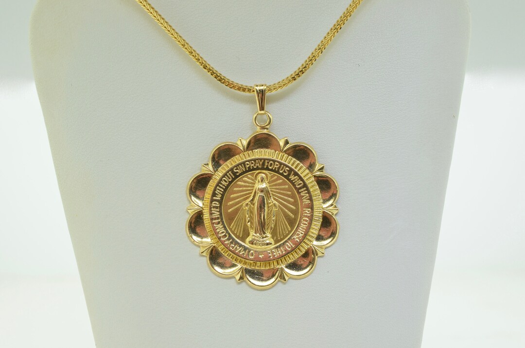 14K Yellow Gold Saint Mary Necklace - Etsy