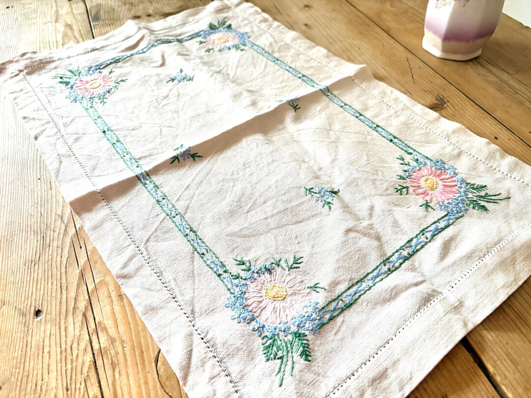 Vintage Embroidered Table Centerpiece: Floral Linen Tray Cloth - Etsy