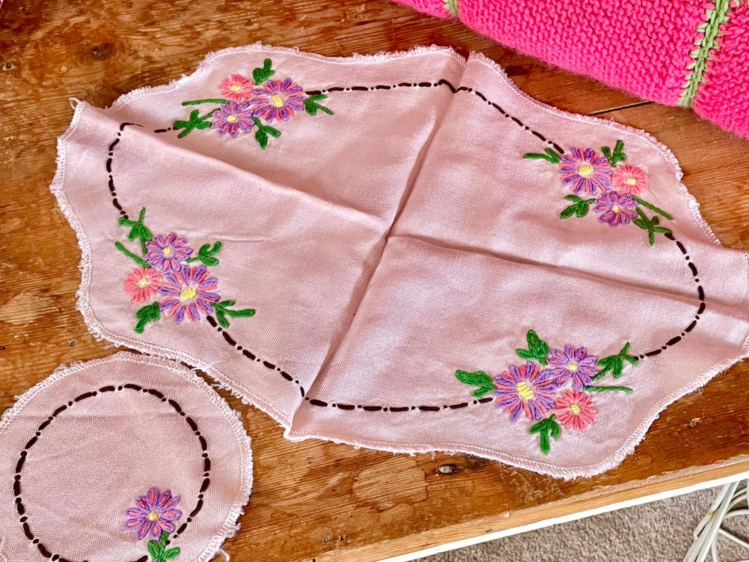 Vintage Mats/embroidered Dressing Table Set/vintage Decor/ Vintage ...