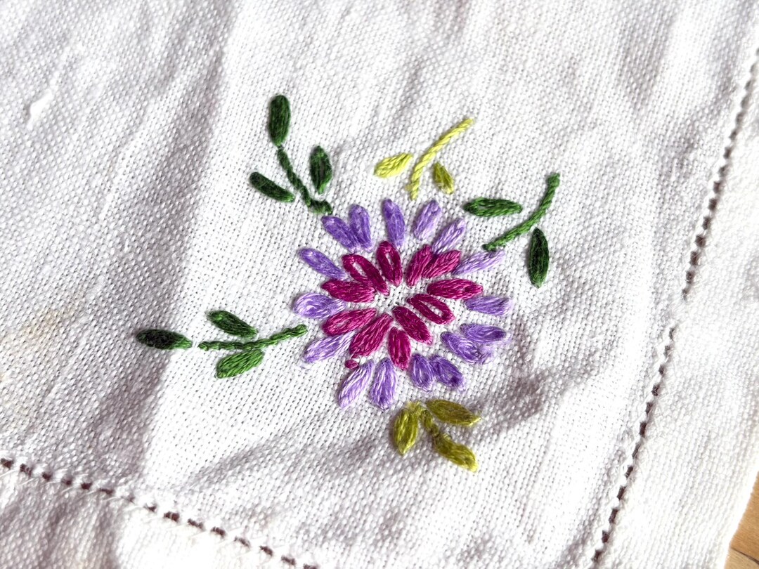 Vintage Mat/embroidered Dressing Table Mat/vintage Decor/ Vintage Linen ...