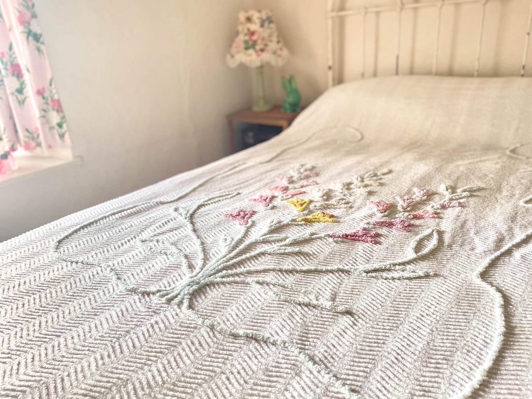 Vintage Quilt /candlewick Bedspread /pink Bedding /vintage Blanket ...