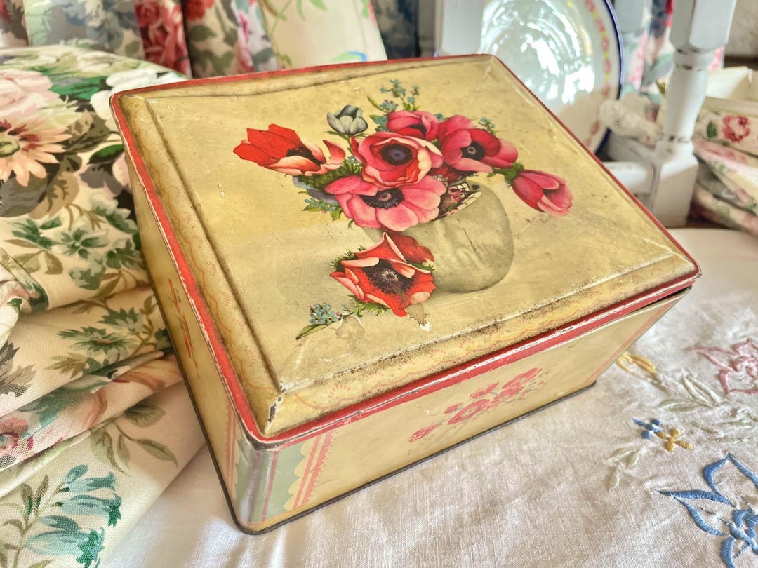 Vintage Tin/storage Tin/vintage Floral Tin /vintage Flower Tin/ Rusty ...