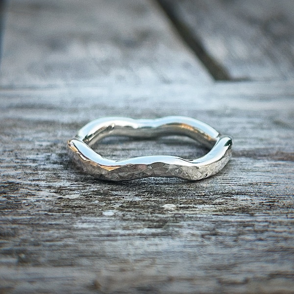 Wavy Ring - Etsy