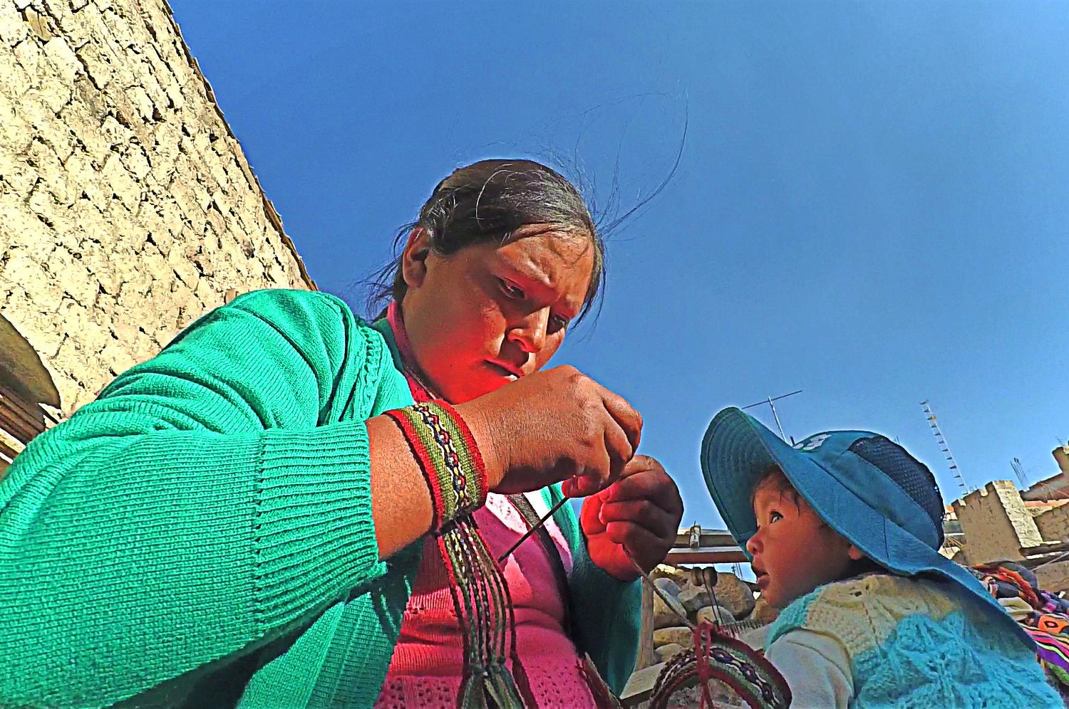SOLIDARITY WATCH Helps PERUVIAN artisan empowerment - Etsy España