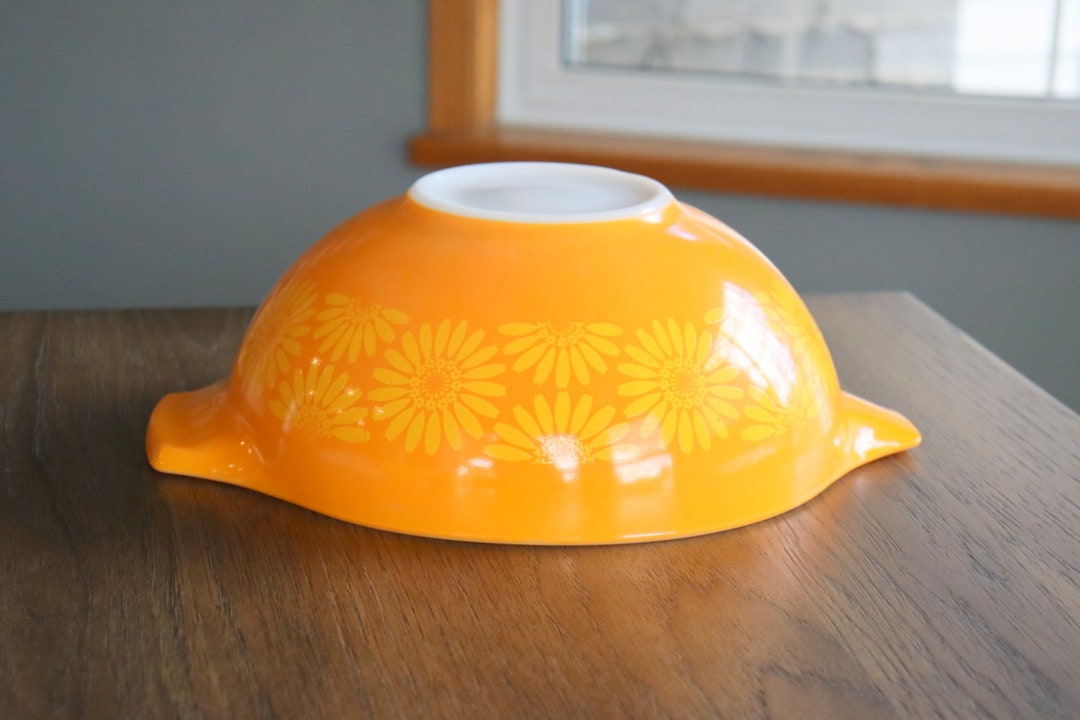 Vintage Pyrex Sunflower 444 Yellow Cinderella Mixing Nesting Bowl 4qt ...