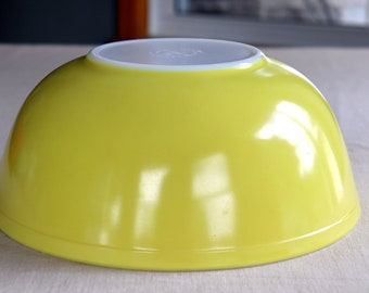 Large Yellow Pyrex Mixing Bowl - Etsy