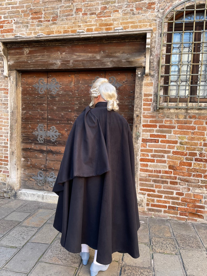 Venetian Cloak (tabarro) in Wool, Typical Venetian With a Full Circle ...