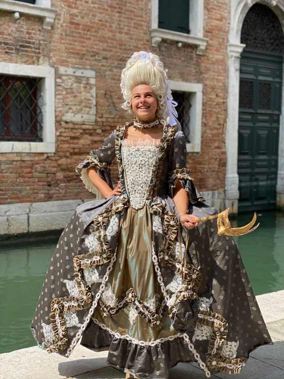 Vintage Dresses From The 1700s