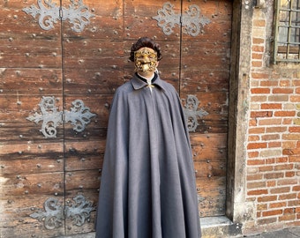 Venetian Cloak tabarro in Typical Venetian Wool With Full | Etsy