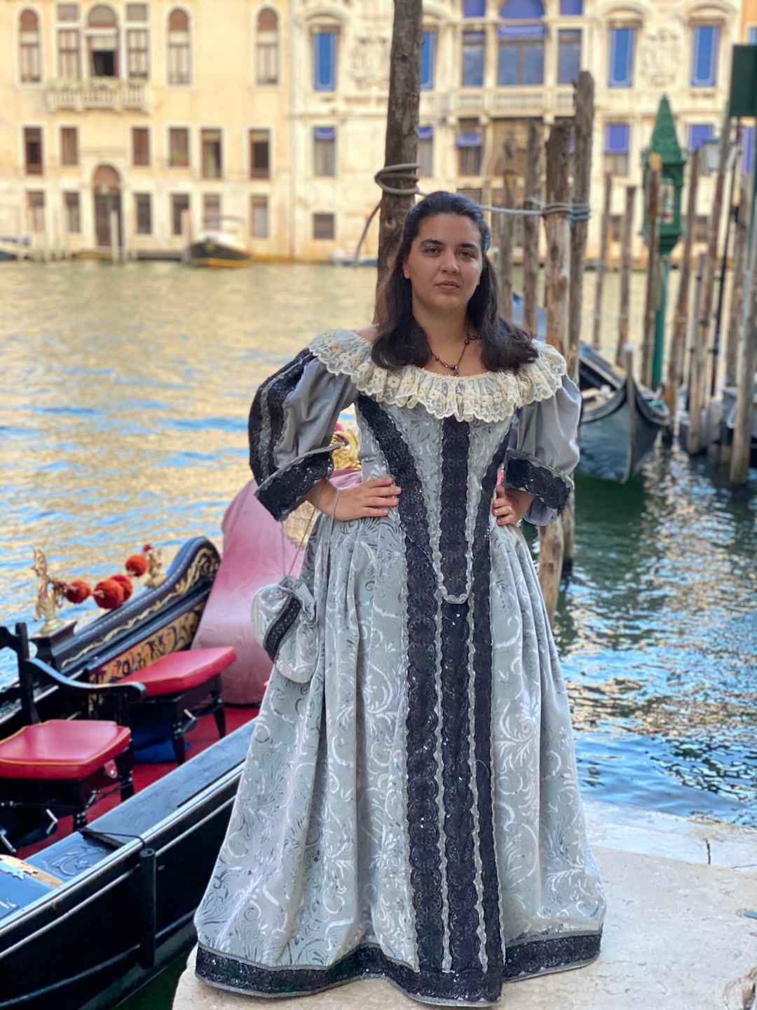 Historical Dress From the 1600s for Women, 17th Century Period Costume ...